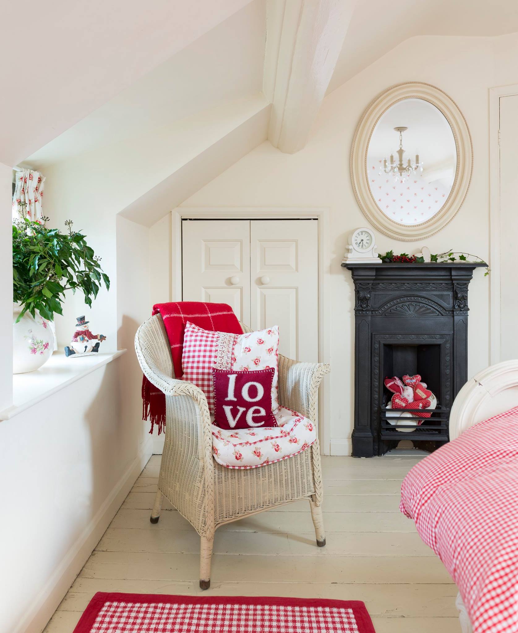 Pretty Blue Cottage – Charming Cottage Living in Upstate New York